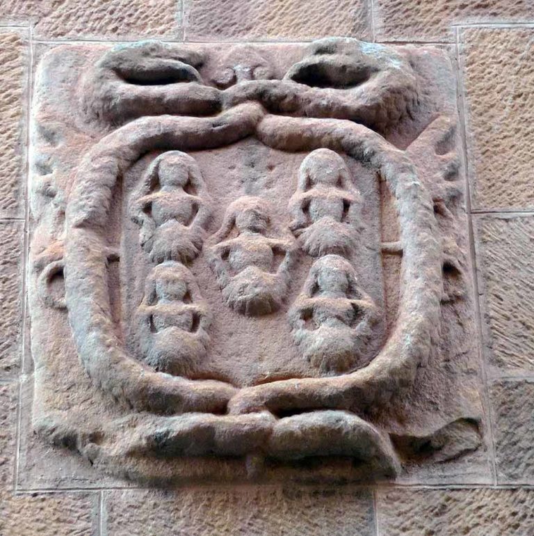 Escudos de los Miranda, casa solariega y Capellanía en Santa Clara de ...